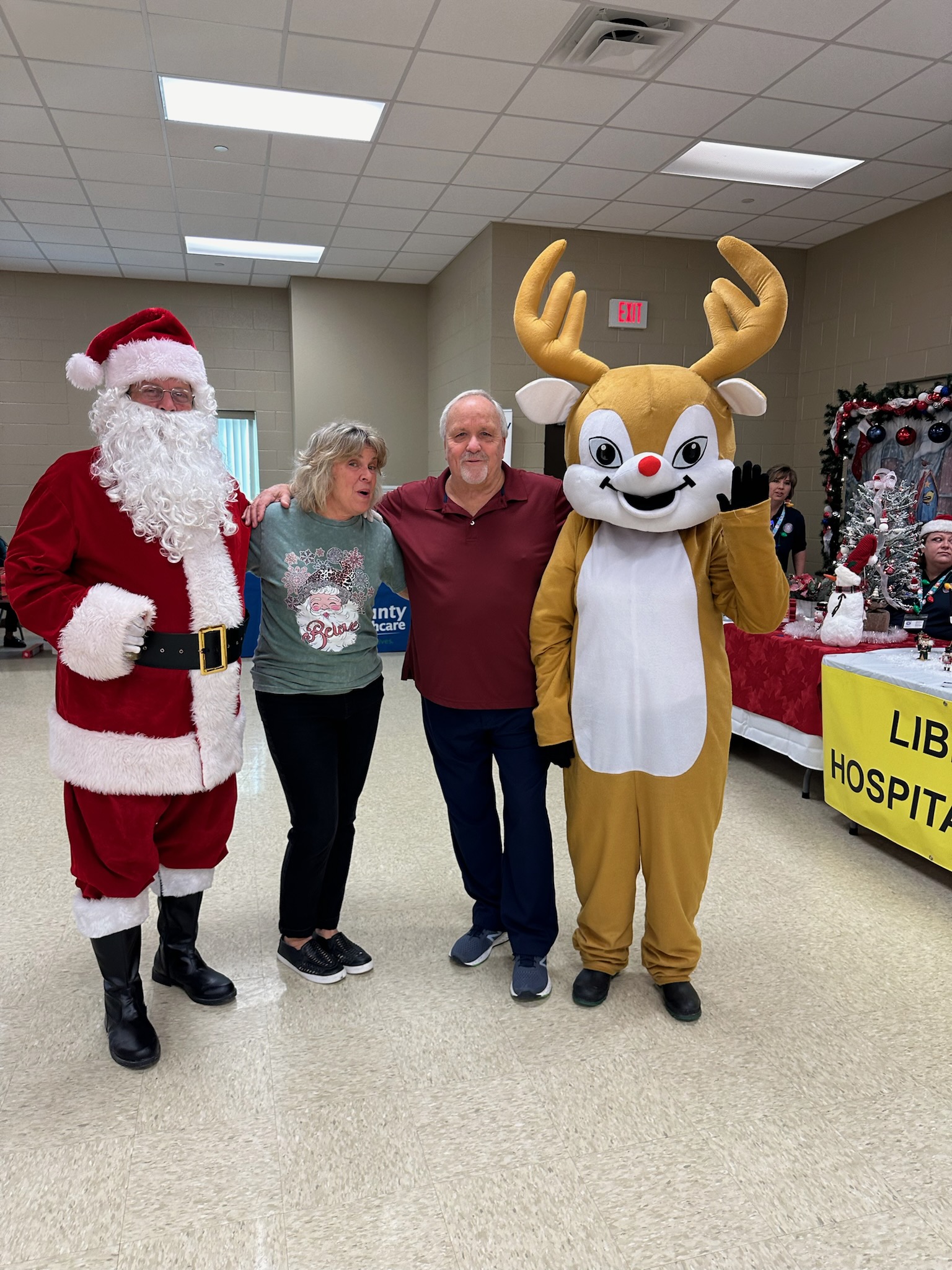 Santa makes the rounds at LDRMC Health Fair | Liberty Vindicator