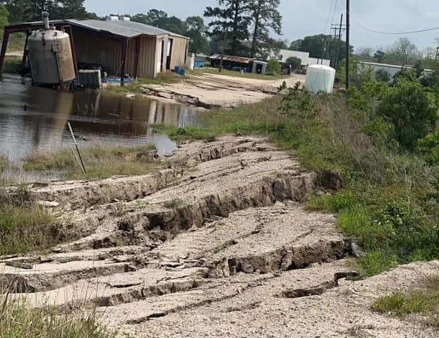 Daisetta sinkhole back at it | Liberty Vindicator