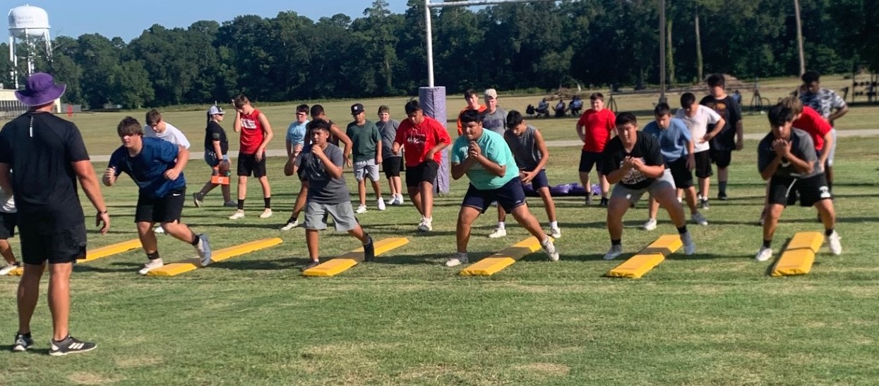 Ware Football Camp attracts 125 campers | Liberty Vindicator