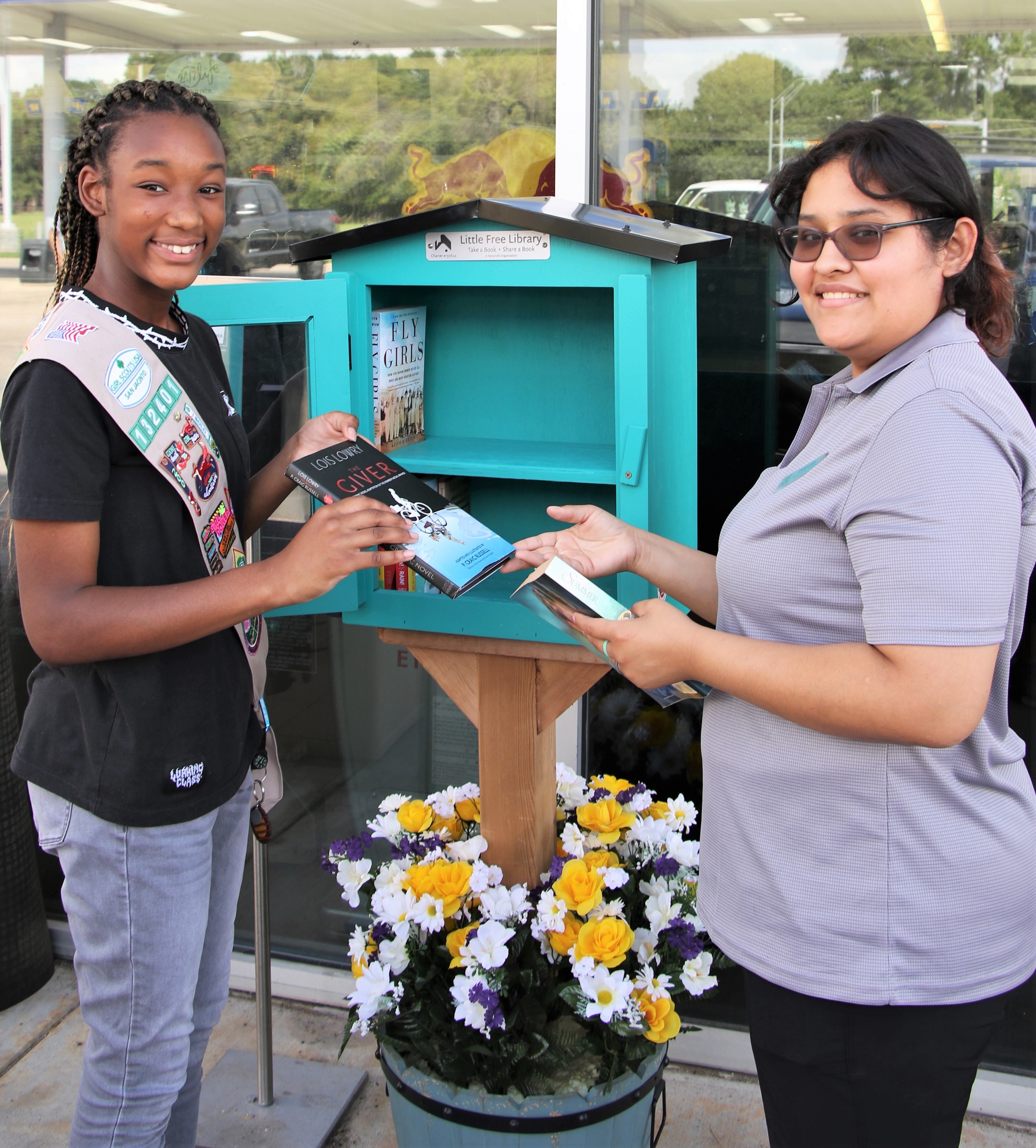 Girl Scout brings little free libraries to area | Liberty Vindicator