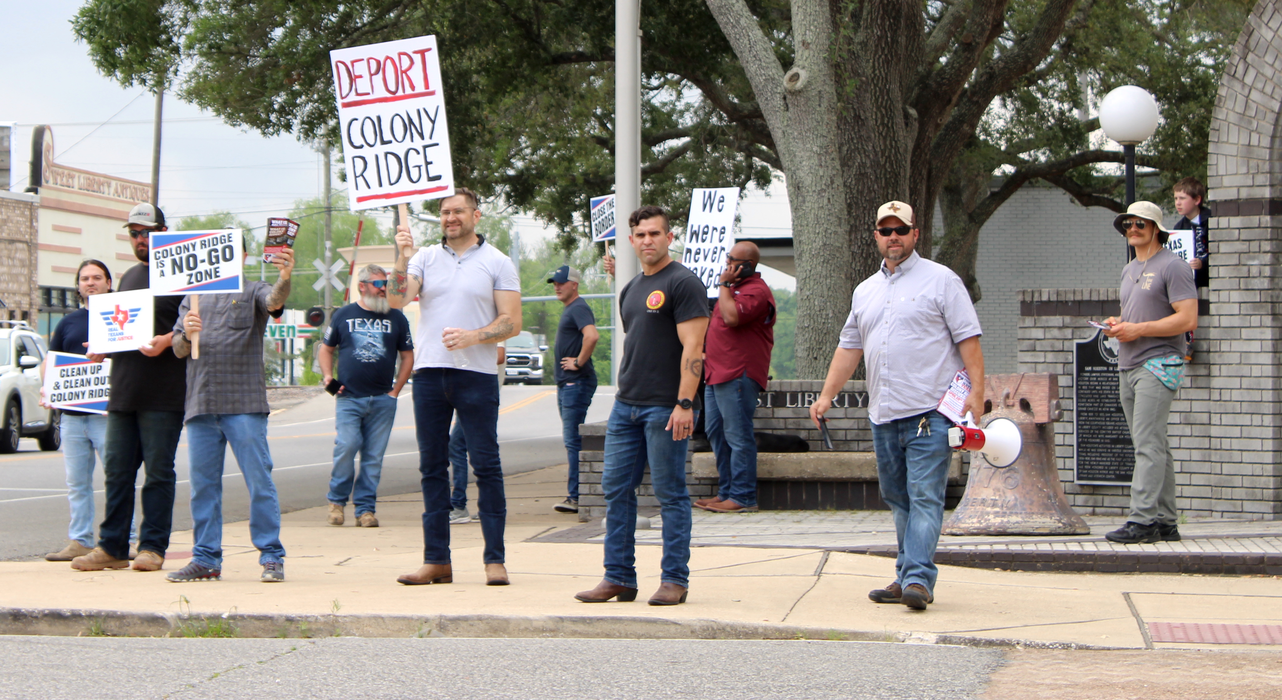 Protestors take aim at ‘foreign’ Colony Ridge | Liberty Vindicator