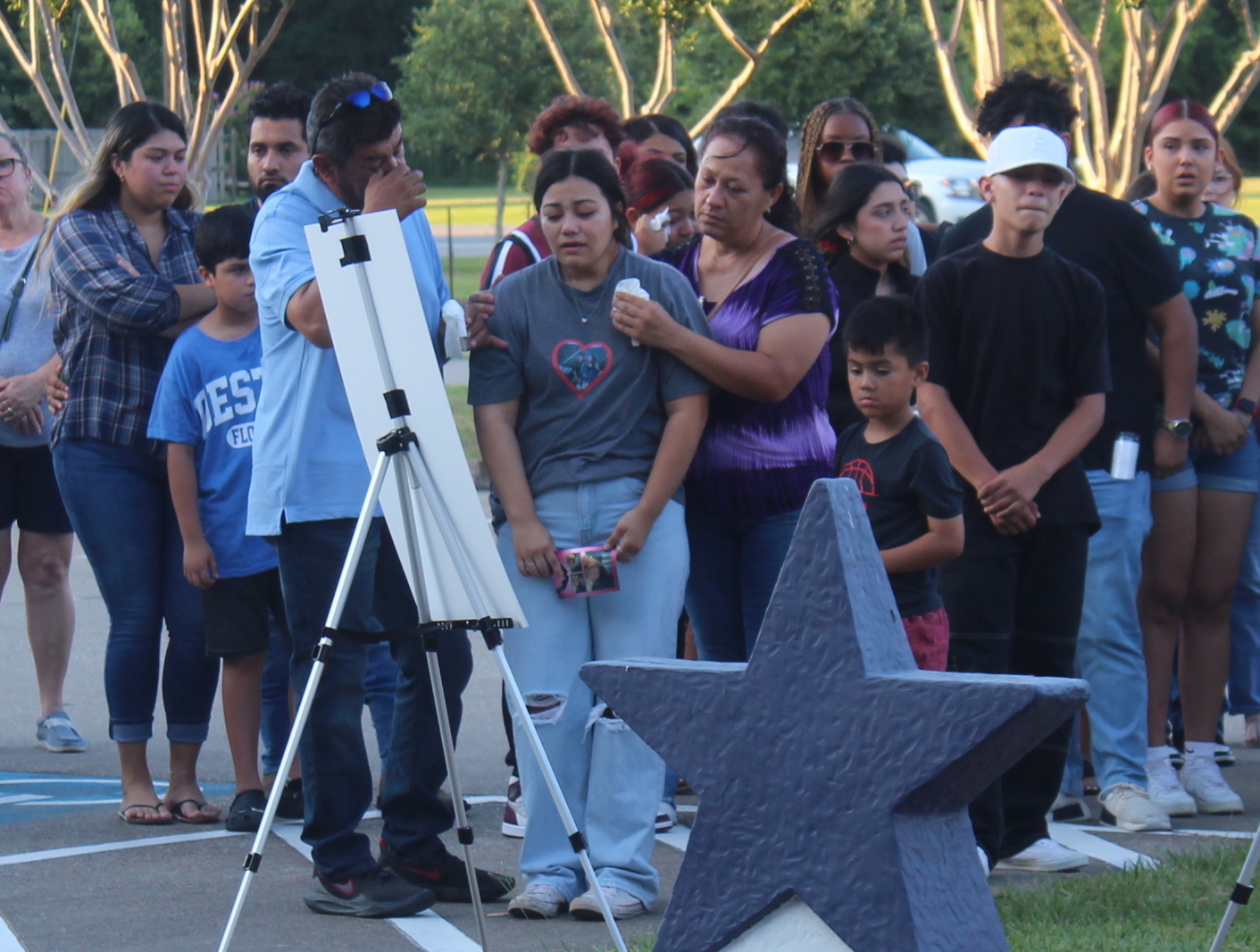 Community holds vigil to remember shooting victim | Liberty Vindicator