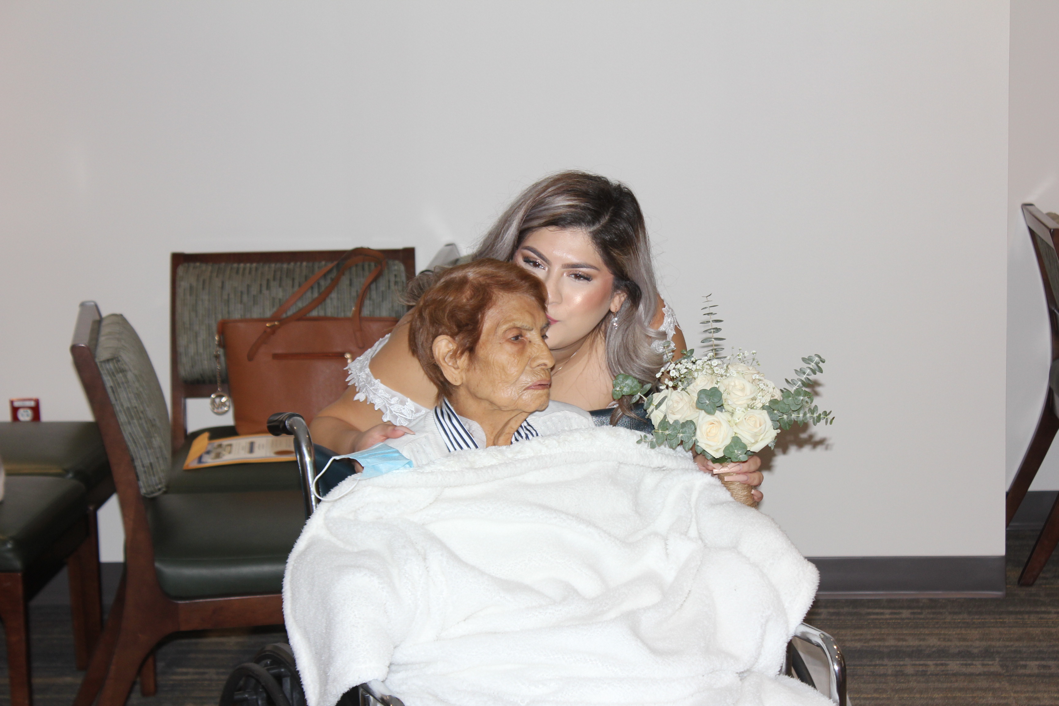 Dayton couple weds at Baytown Hospital | Liberty Vindicator